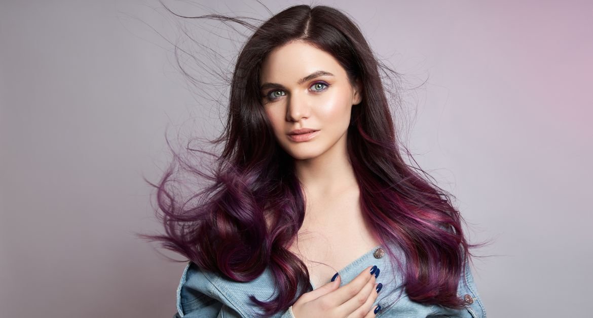 Acaju púrpura: a cor que vai transformar seu cabelo