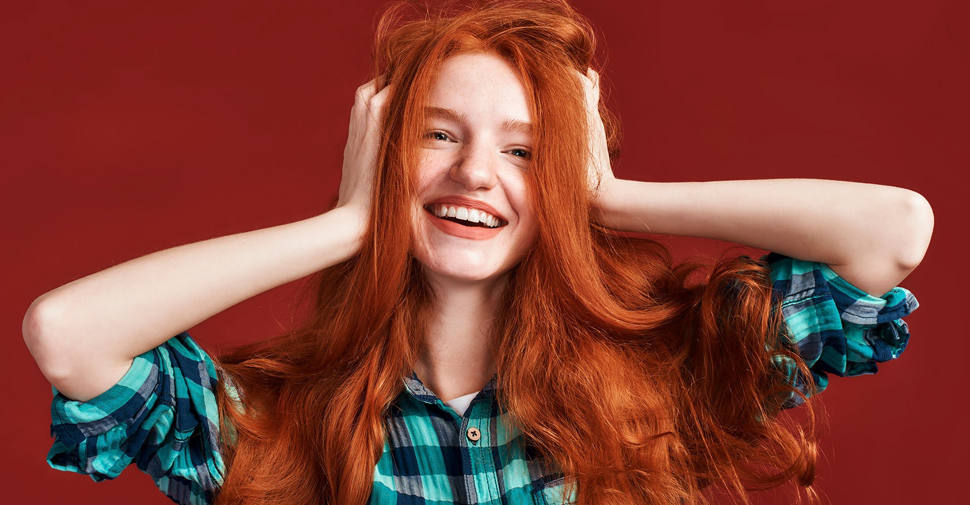 Cabelo ruivo cobre: descubra o tom e como manter por mais tempo