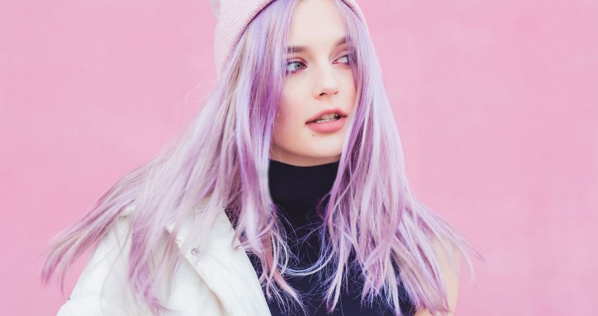 Cabelo roxo: dicas de coloração, cuidados e manutenção