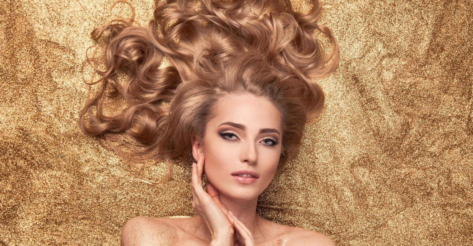 Marrom dourado: descubra a cor que ilumina seu cabelo