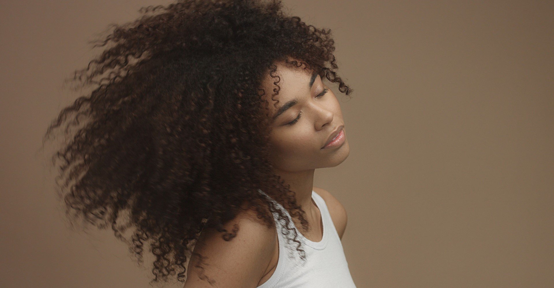 Cuidados e finalização no dia das cacheadas | L'Oréal Paris